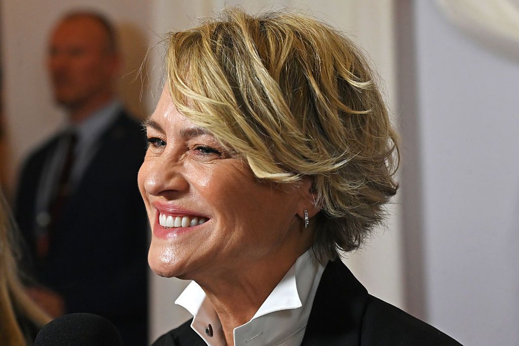 Robin Wright évoque son petit ami, l'architecte Henry Smith : « J'ai 59 ...