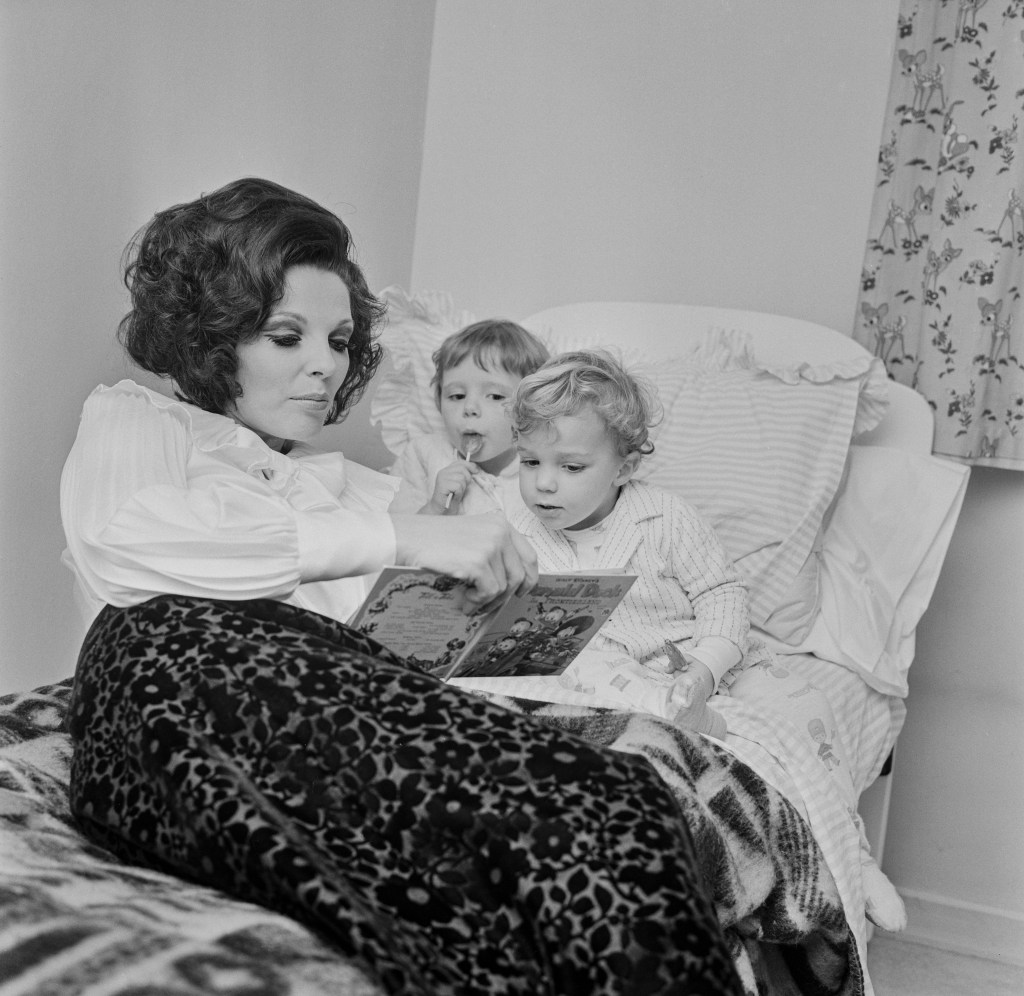 Joan Collins, 92, walks son Alexander Newley down the aisle at his ...
