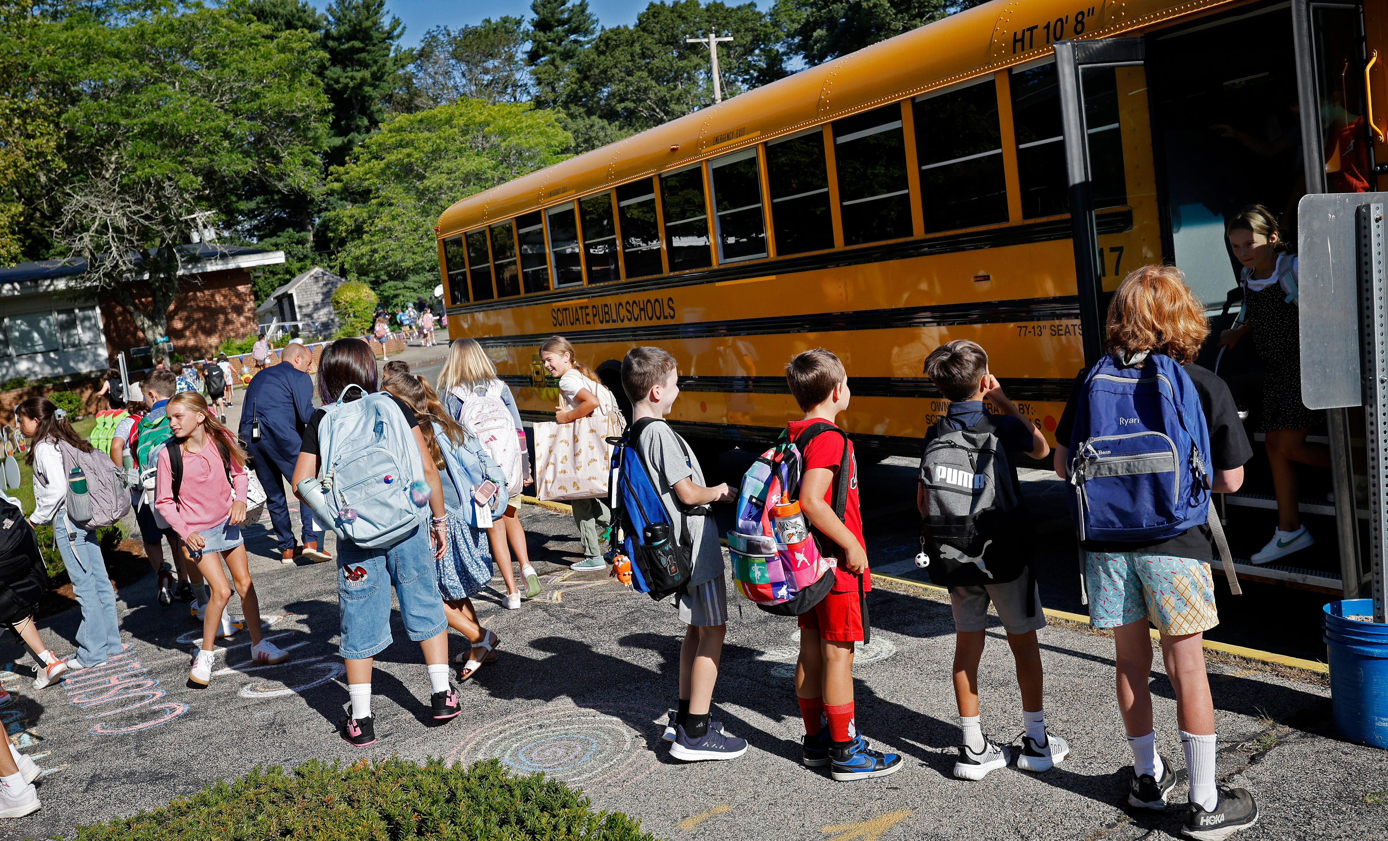 What does 6, 7 mean in slang, is it brainrot? About the viral six seven ...