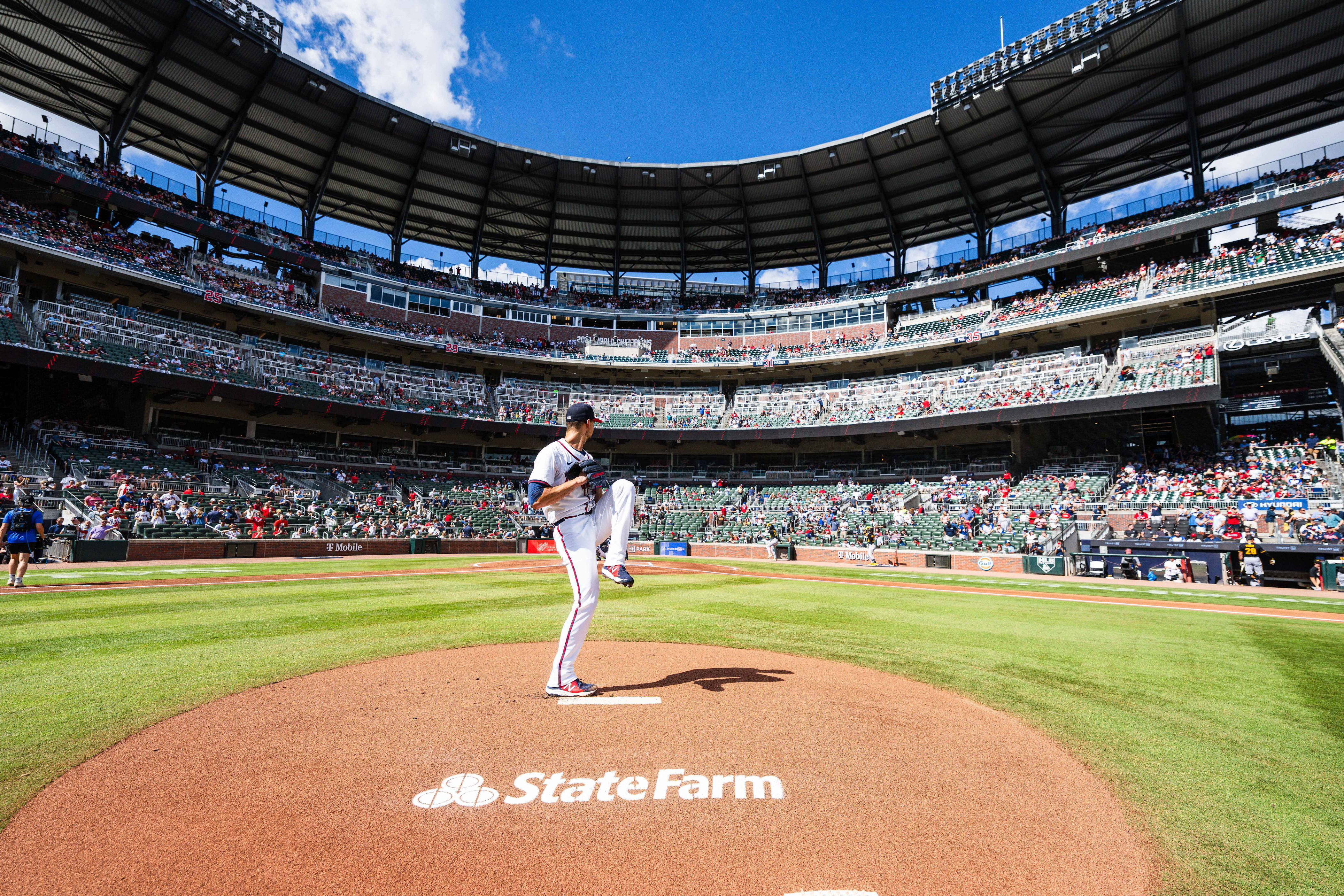 Charlie Morton goes out as a Brave in likely final career appearance