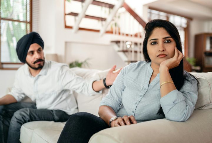 10 Signs You're Dealing With Emotional Avoidance In Relationships