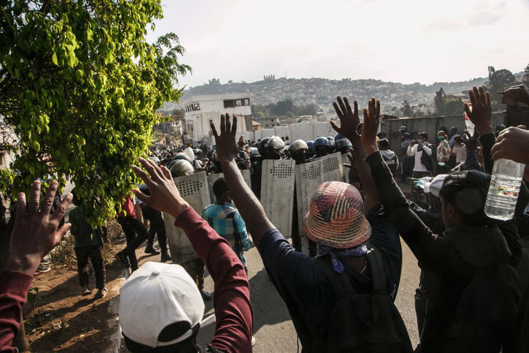 Madagascar : le président annonce renvoyer tout son gouvernement