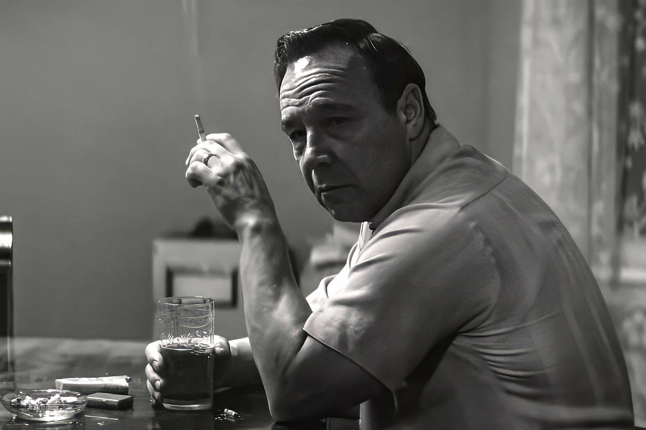 Jeremy Allen White Crying in Therapy in ‘Springsteen: Deliver Me From ...