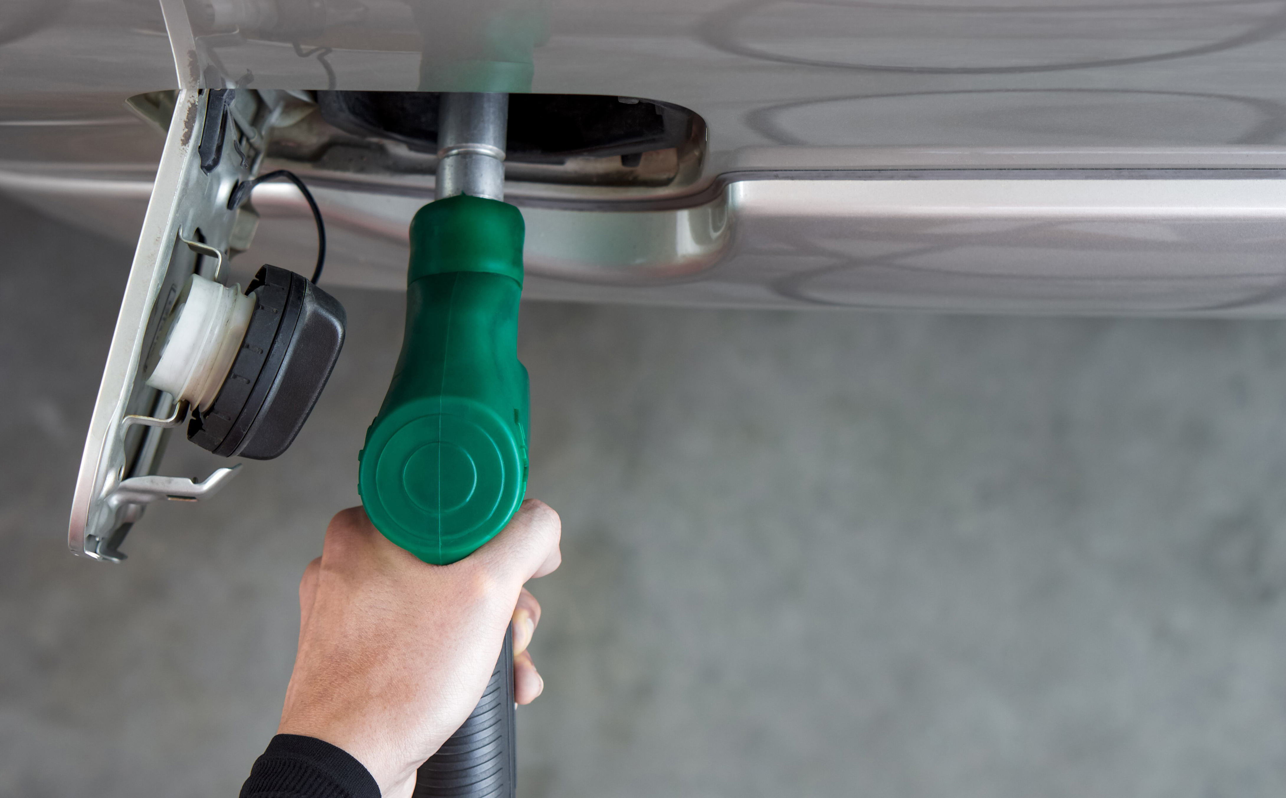 SC gas prices tick up over previous week despite fall in national average