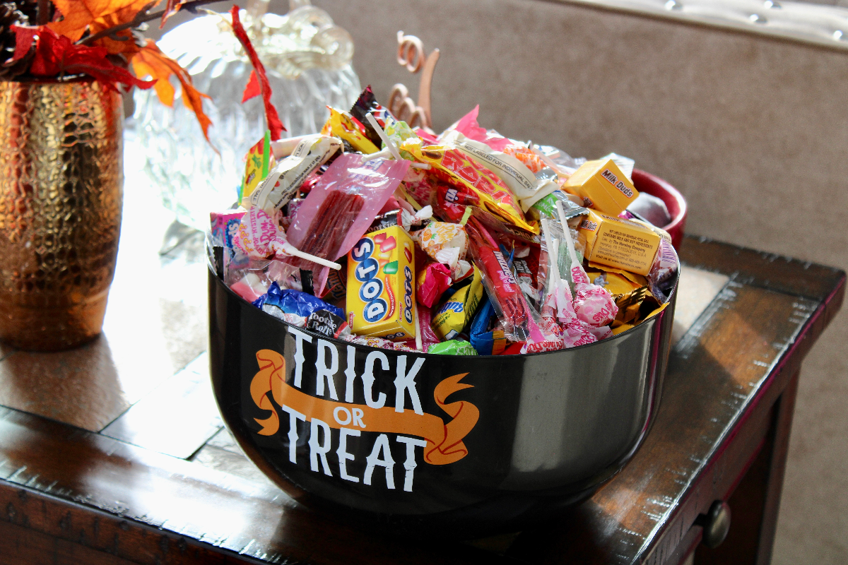 This Sold-Out Halloween Candy Cookie Collection Is Back, and It's the ...