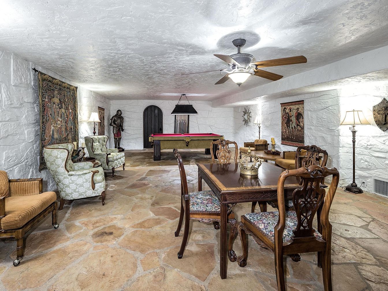 1928 Storybook Castle Estate in Arkansas: Medieval Interiors, Vaulted ...