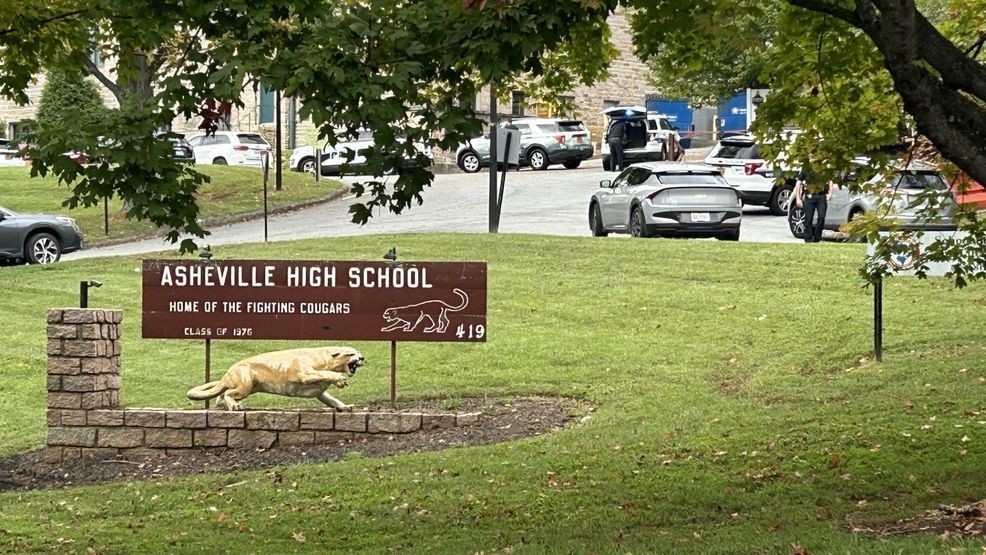 Lockdown lifted, no threat found after bomb threat at Asheville High ...