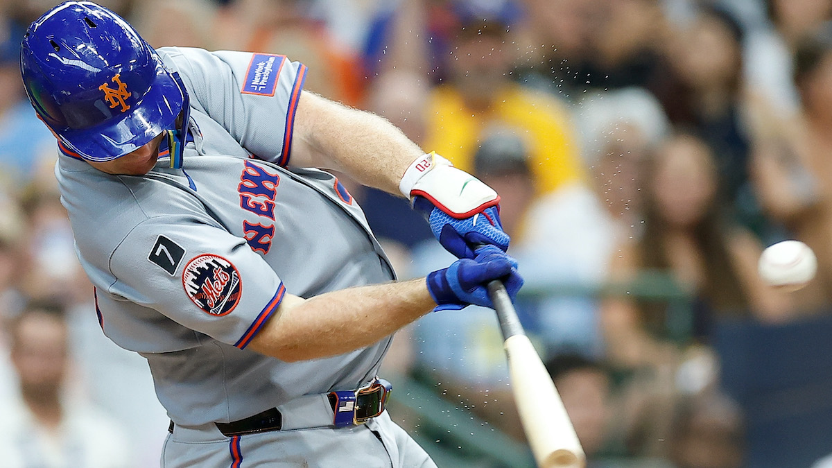 Red Sox Named ‘Fit’ For Mets 6-Foot-3, 245-Pound Free Agent Home Run King