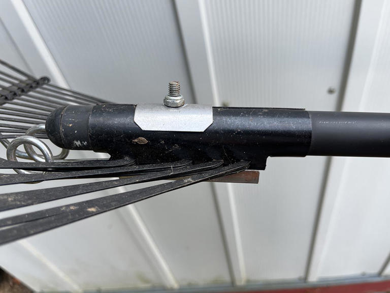 The Best Leaf Rake I’ve Ever Used: A Razor Back Rake Review