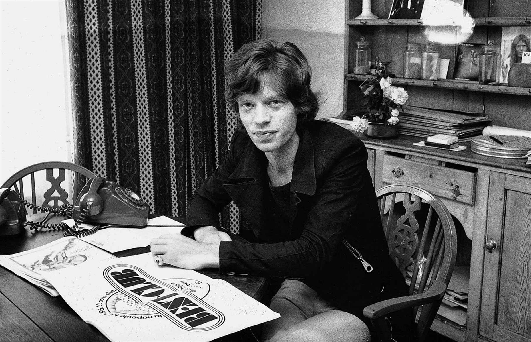Incredible retro photos of music icons relaxing at home