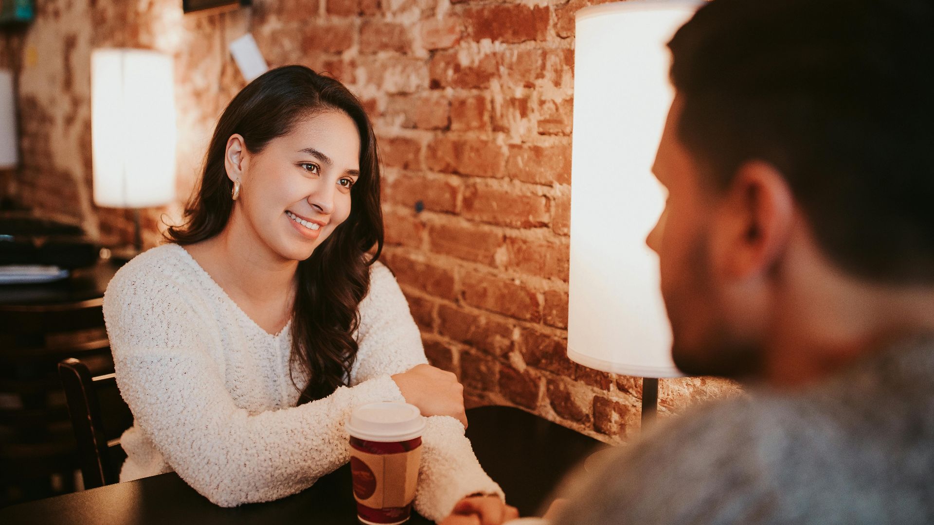 20 Subtle Flirting Techniques That Give You Butterflies