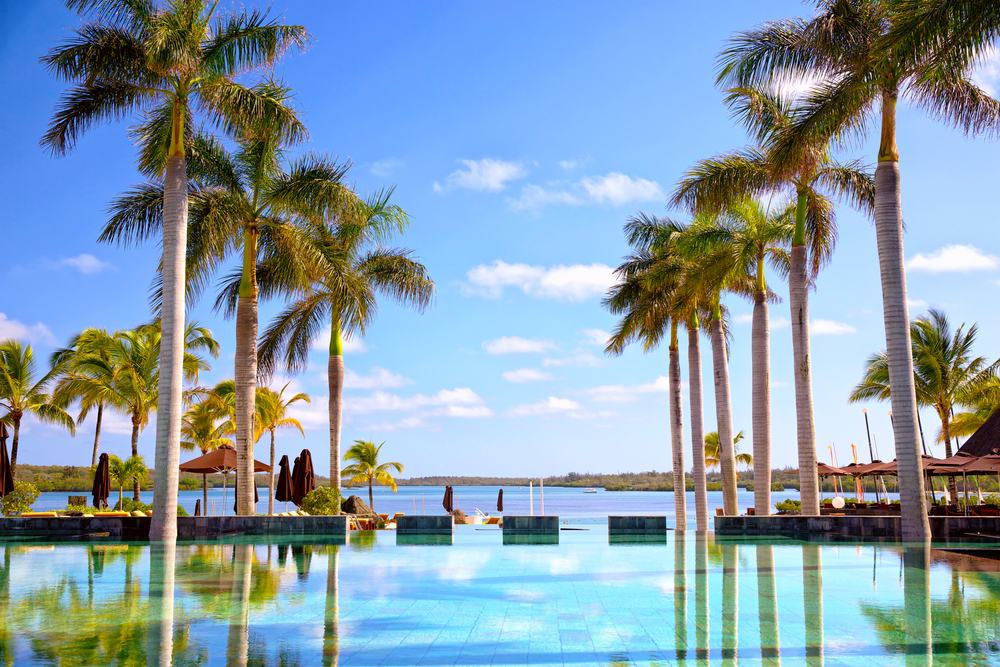 18 secret swimming pools in luxury airports