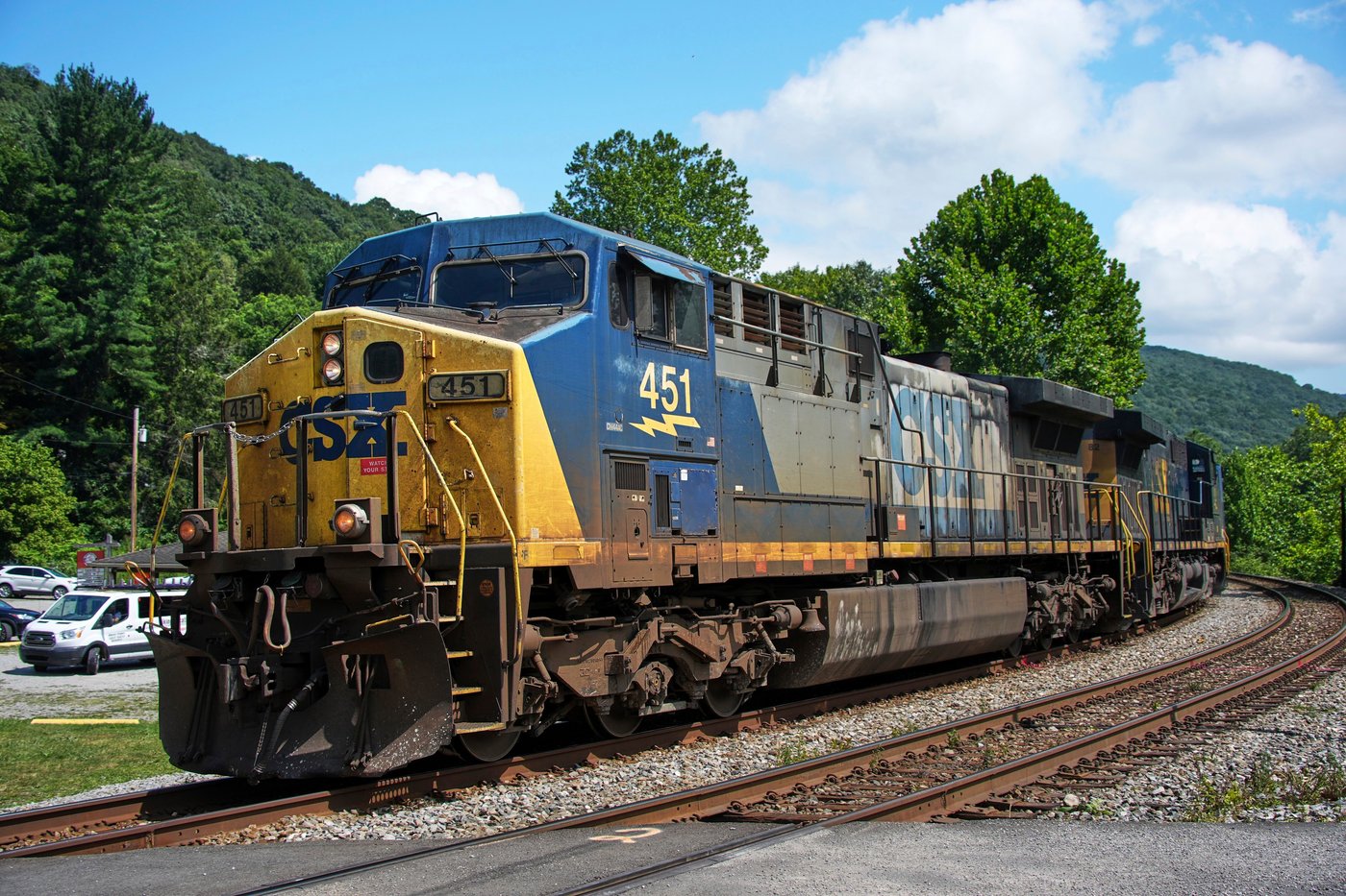 CSX railroad replaces CEO after investor pressure and poor performance ...