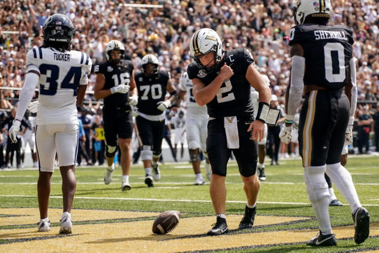 Oregon QB Dante Moore the New Heisman Favorite Following Win Over Penn ...