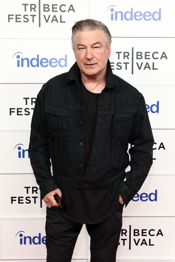 Alec Baldwin 'tearing his hair out' looking after 7 kids while Hilaria ...
