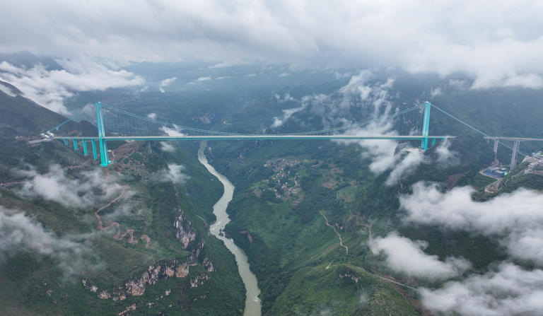 Video shows the world's largest bridge open in China. See the ...