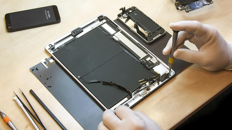 Bright Spot On Your iPad Or iPhone Screen? Possible Causes, And What ...