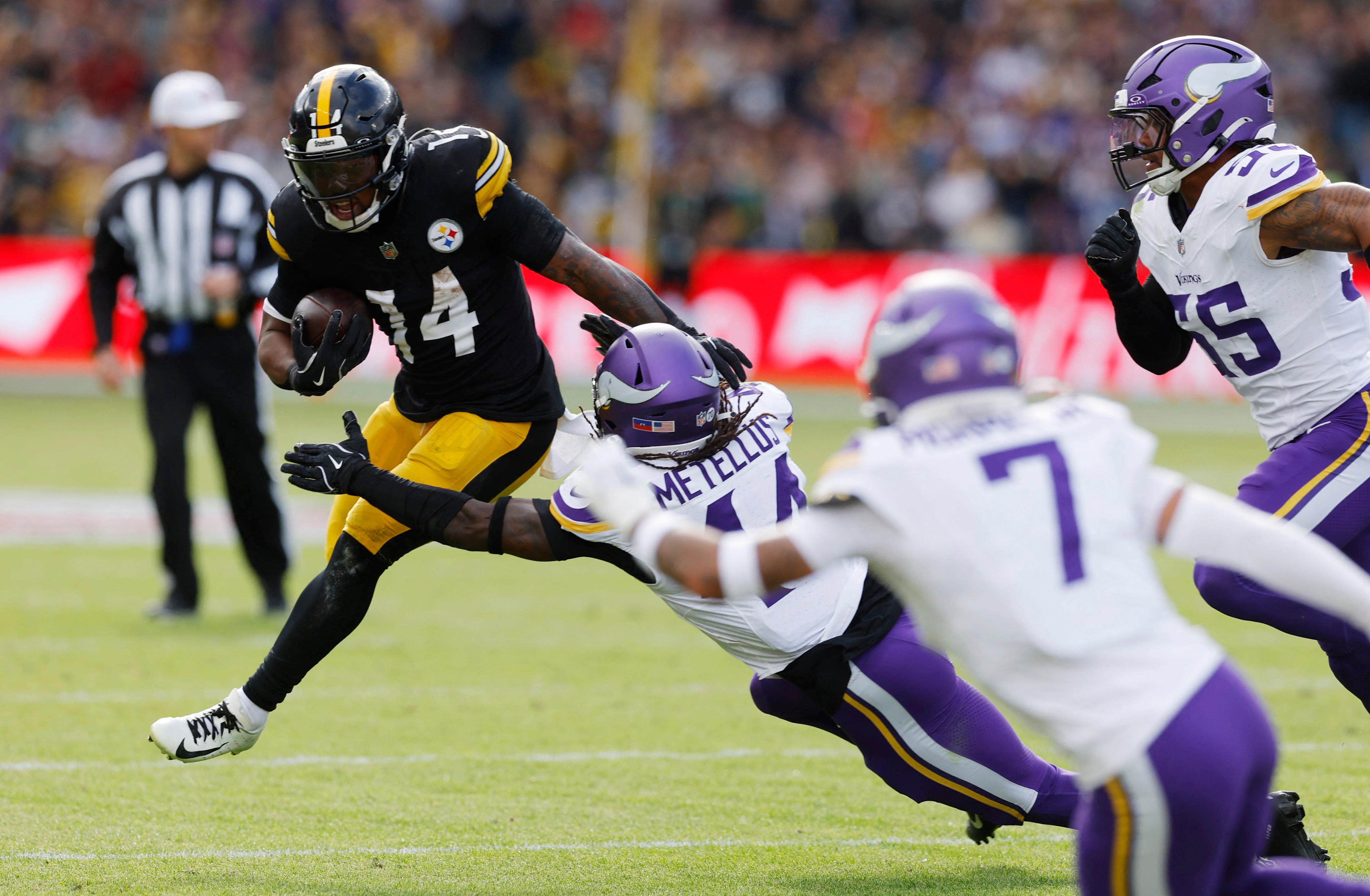 Fantasy football: Jaylen Warren or Kenneth Gainwell? Who to start for ...