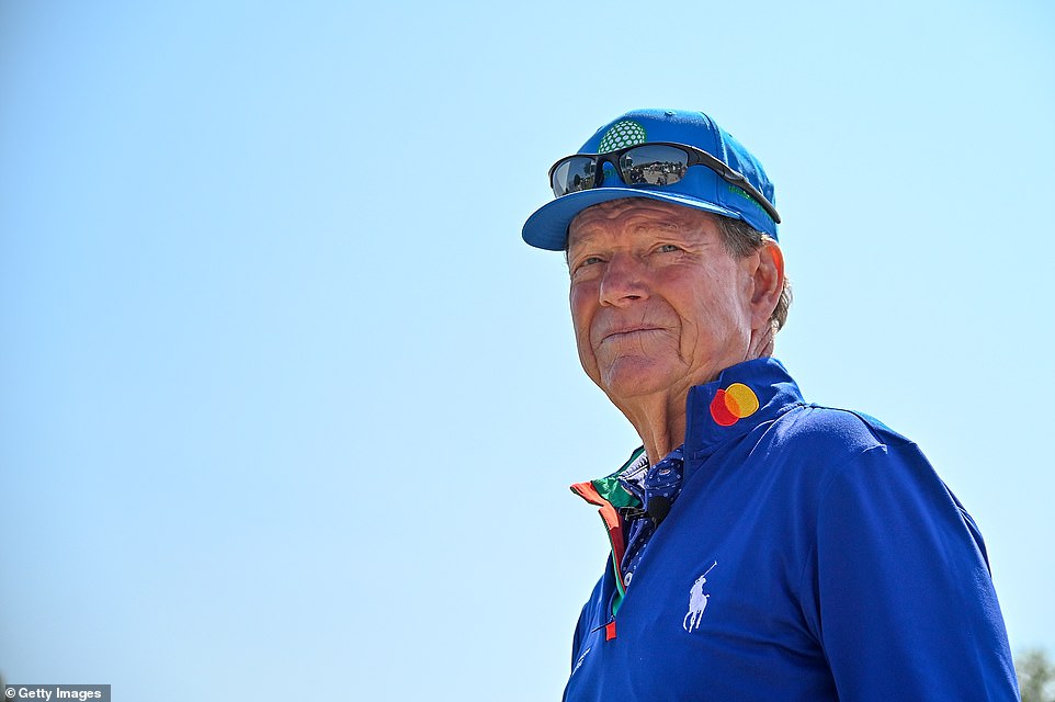 Former American Ryder Cup captain apologizes for 'rude' fan behavior