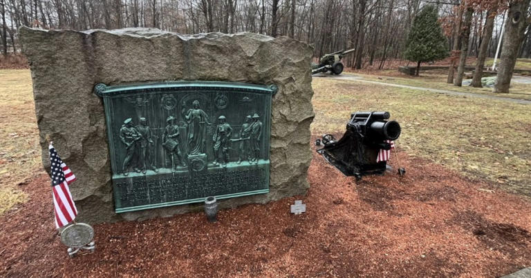 5 Rhode Island Historical Hikes That Rival the Cliff Walk