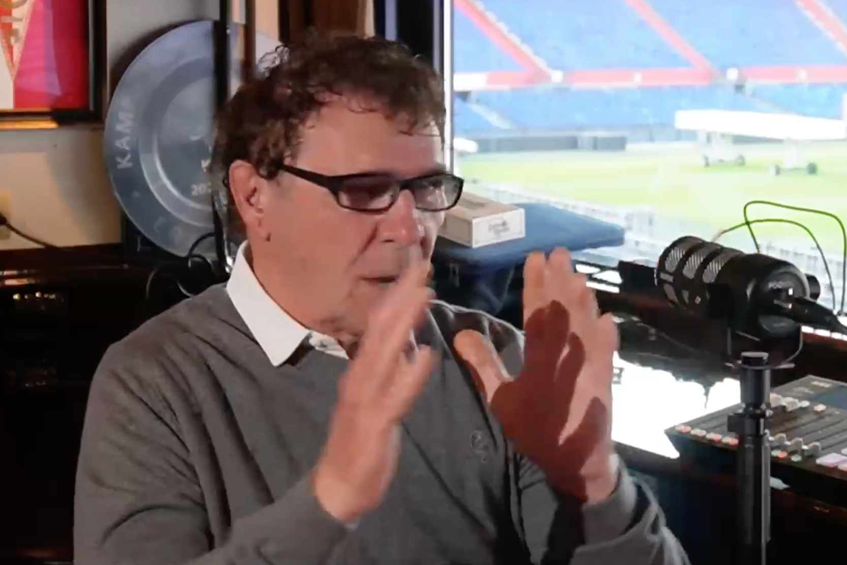 Forse kritiek op Van Persie na woede-uitbarsting: 'Een rare ...