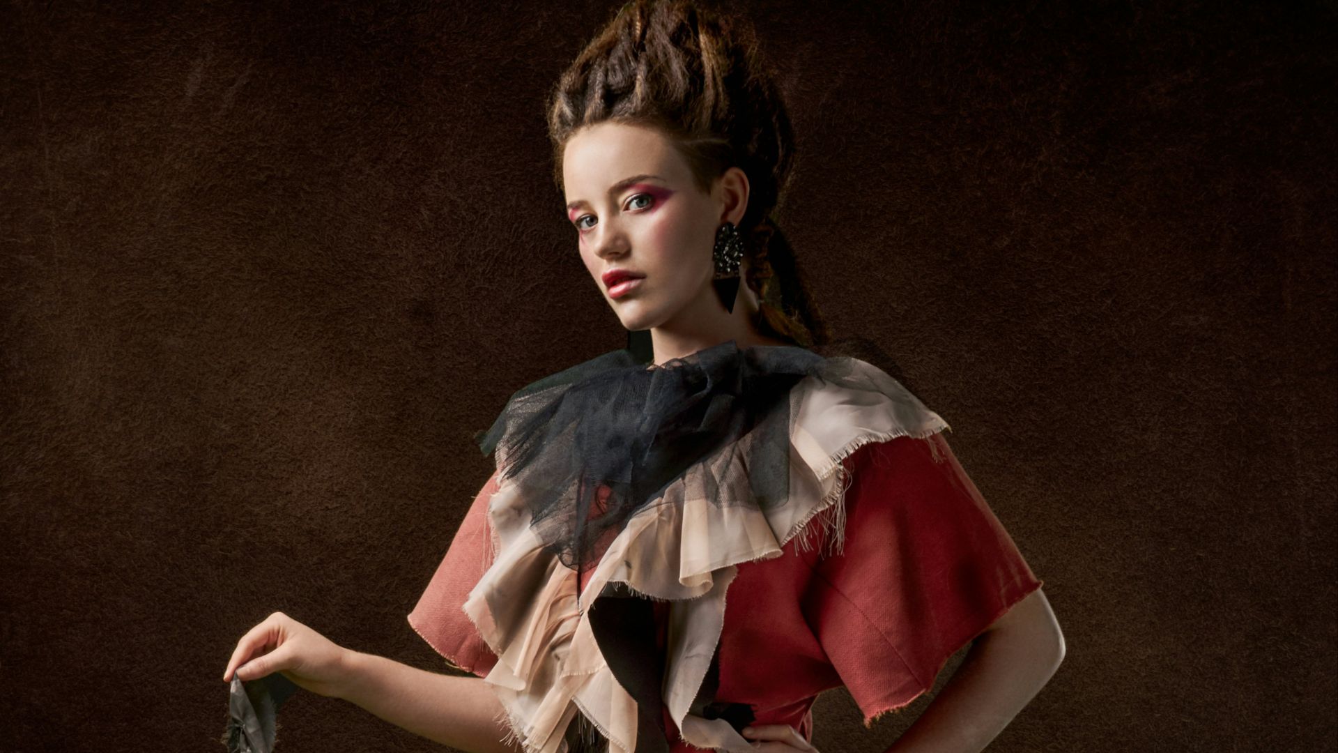 10 Fashion Eras That Changed Style Forever & 10 Pieces That Define Them