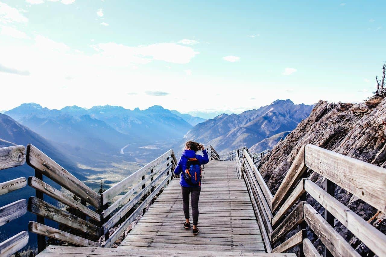 The social architecture of isolation: why it’s hard to make friends in ...