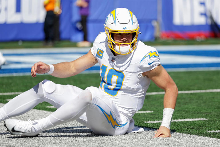 Joe Alt's ankle injury leaves the Chargers' offensive line in a bad spot