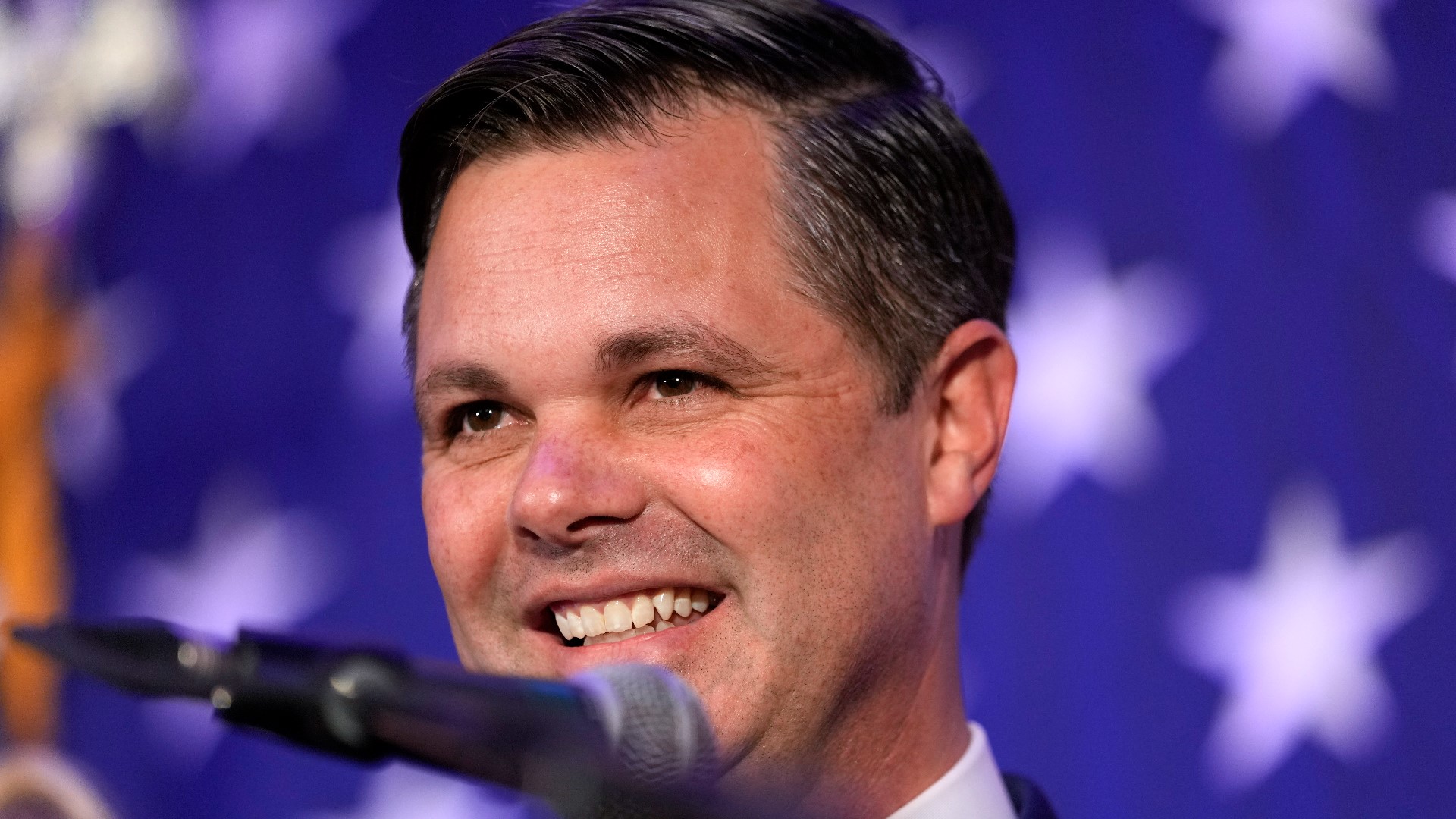 Rep. Nunn breaks from Iowa GOP delegation, joins 16 other Republicans ...