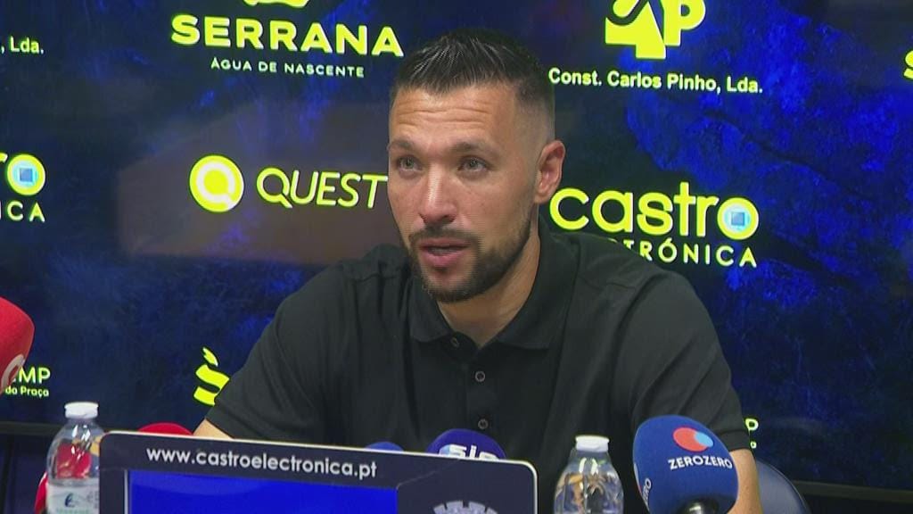 «O vermelho podia ter dado a volta ao jogo»