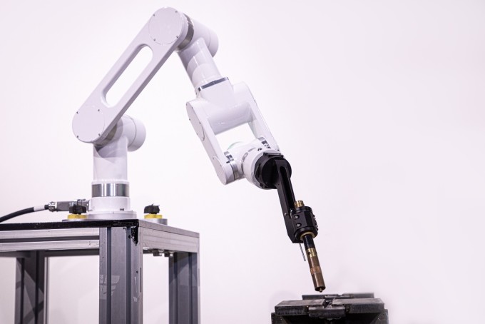 뉴로메카, 용접 특화 협동로봇 'OPTi3' 공개