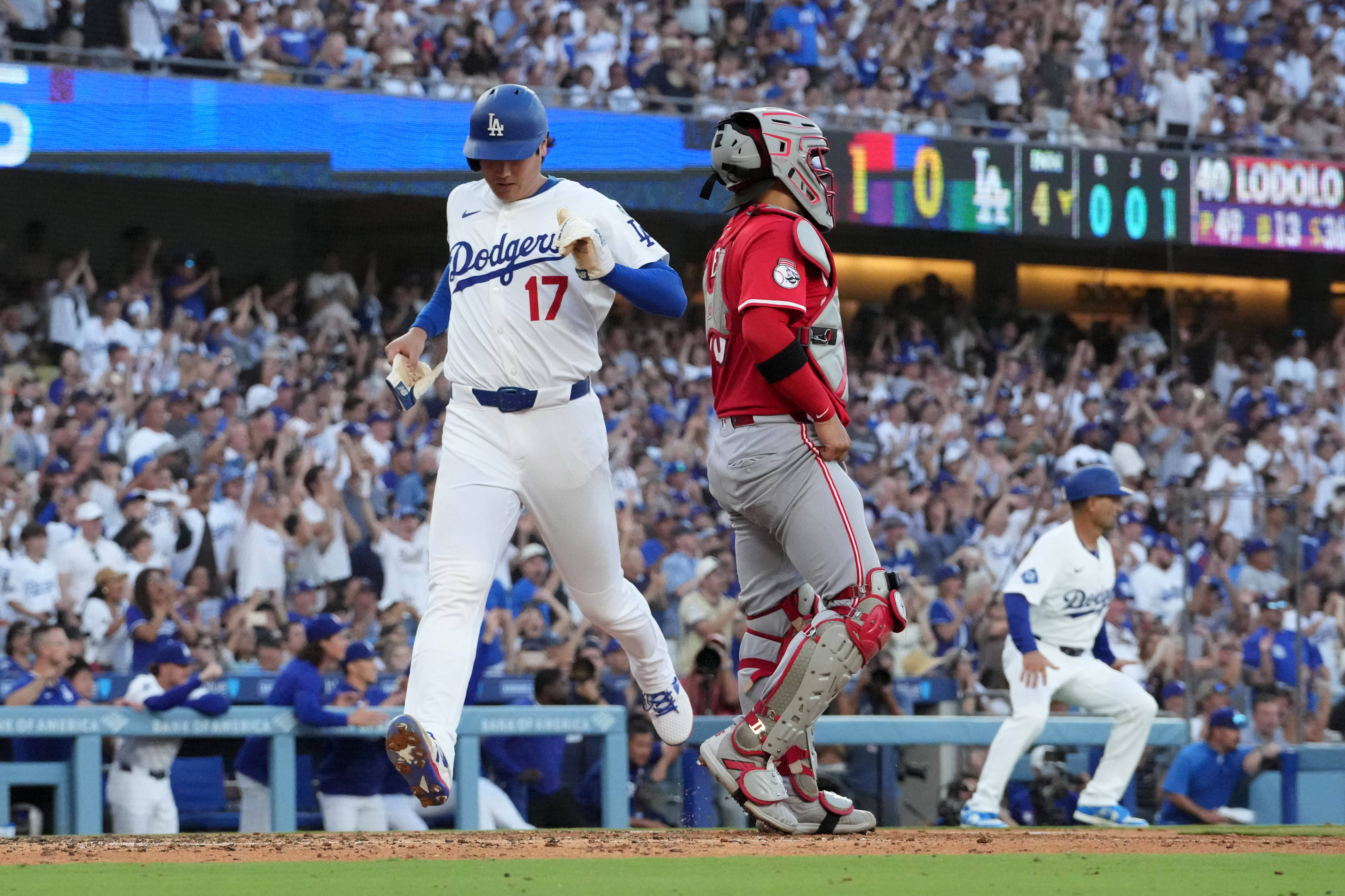 How to watch Dodgers vs. Reds wild card Game 1