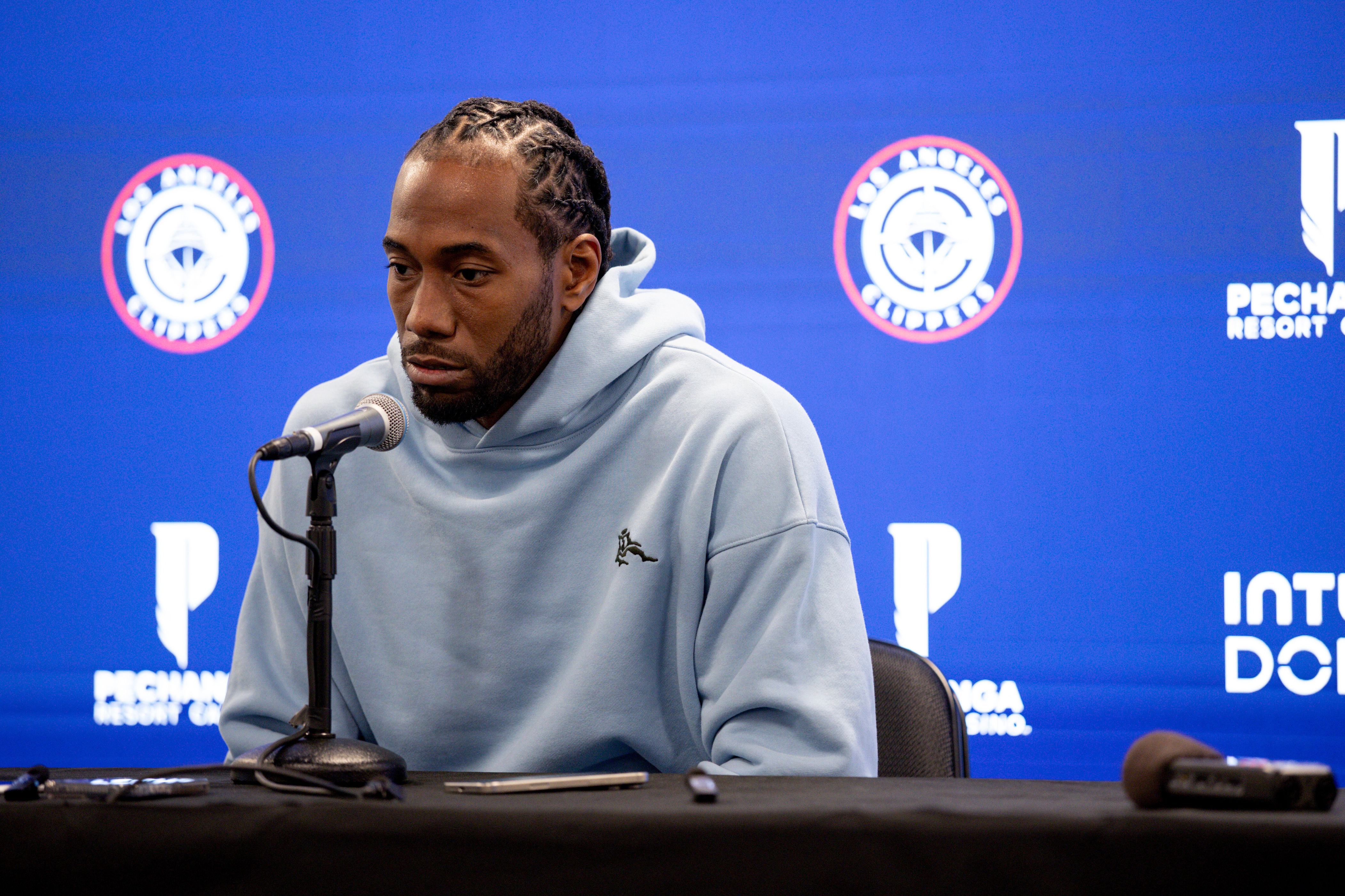 Kawhi Leonard, defiant Clippers deny wrongdoing in salary cap scandal