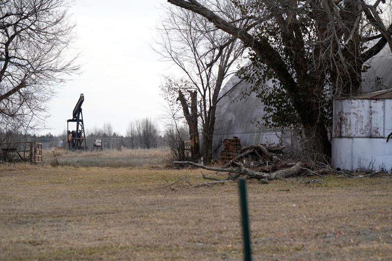 Oil wells force property rights showdown in Edmond. Why Honeyfield ...