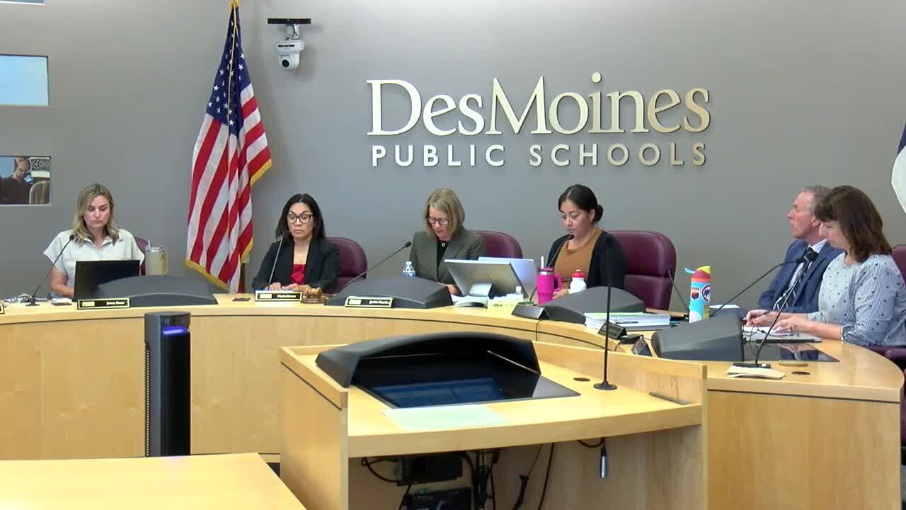 DMPS Board places Dr. Ian Roberts on unpaid administrative leave, could ...