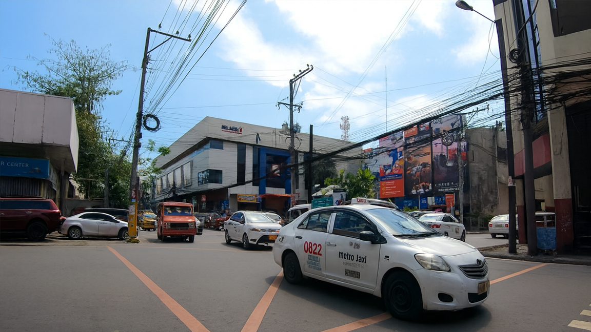 Daily Street Scenes on Colon Street, Cebu City – Philippines (4K)