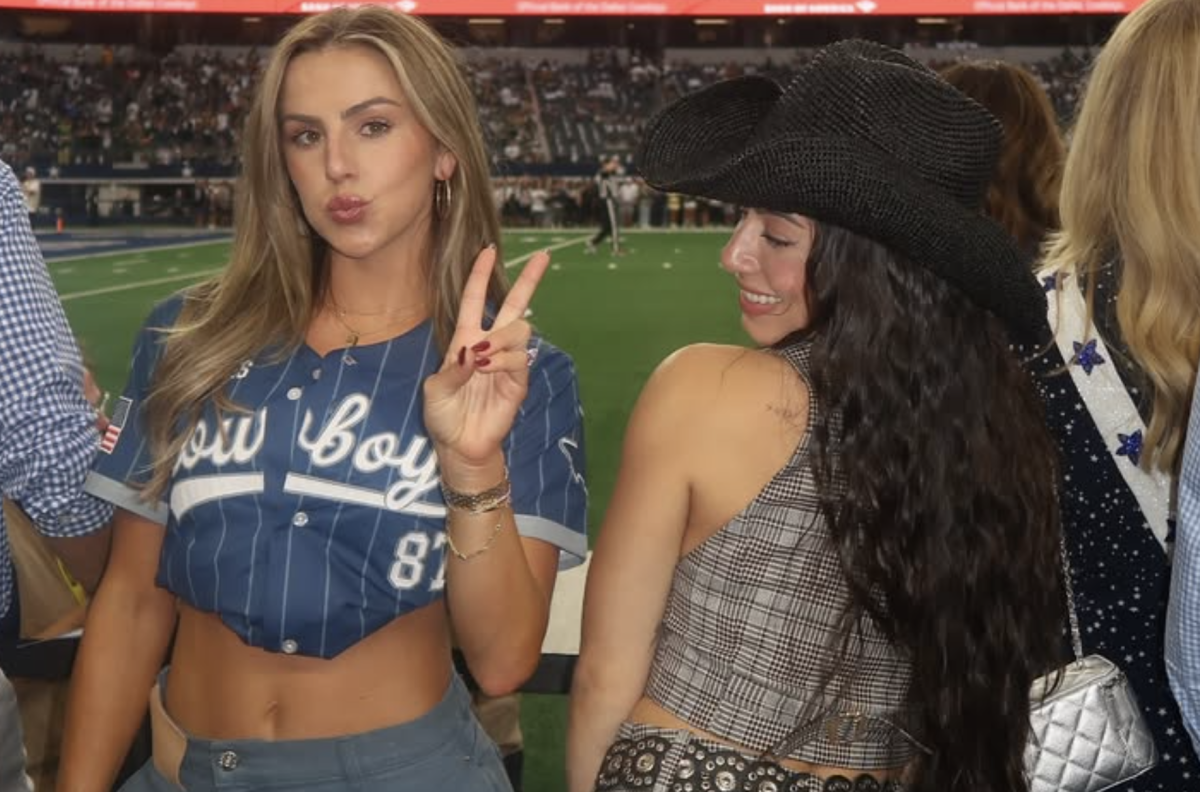 Dak Prescott's Fiancee Wore Special Outfit To Sunday Night's Game