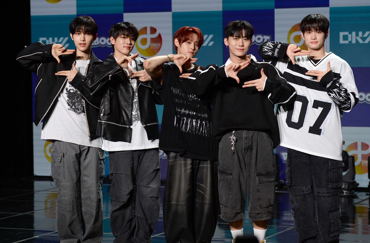 [단독] ‘만능돌’ DKZ, 10월 말 완전체 컴백