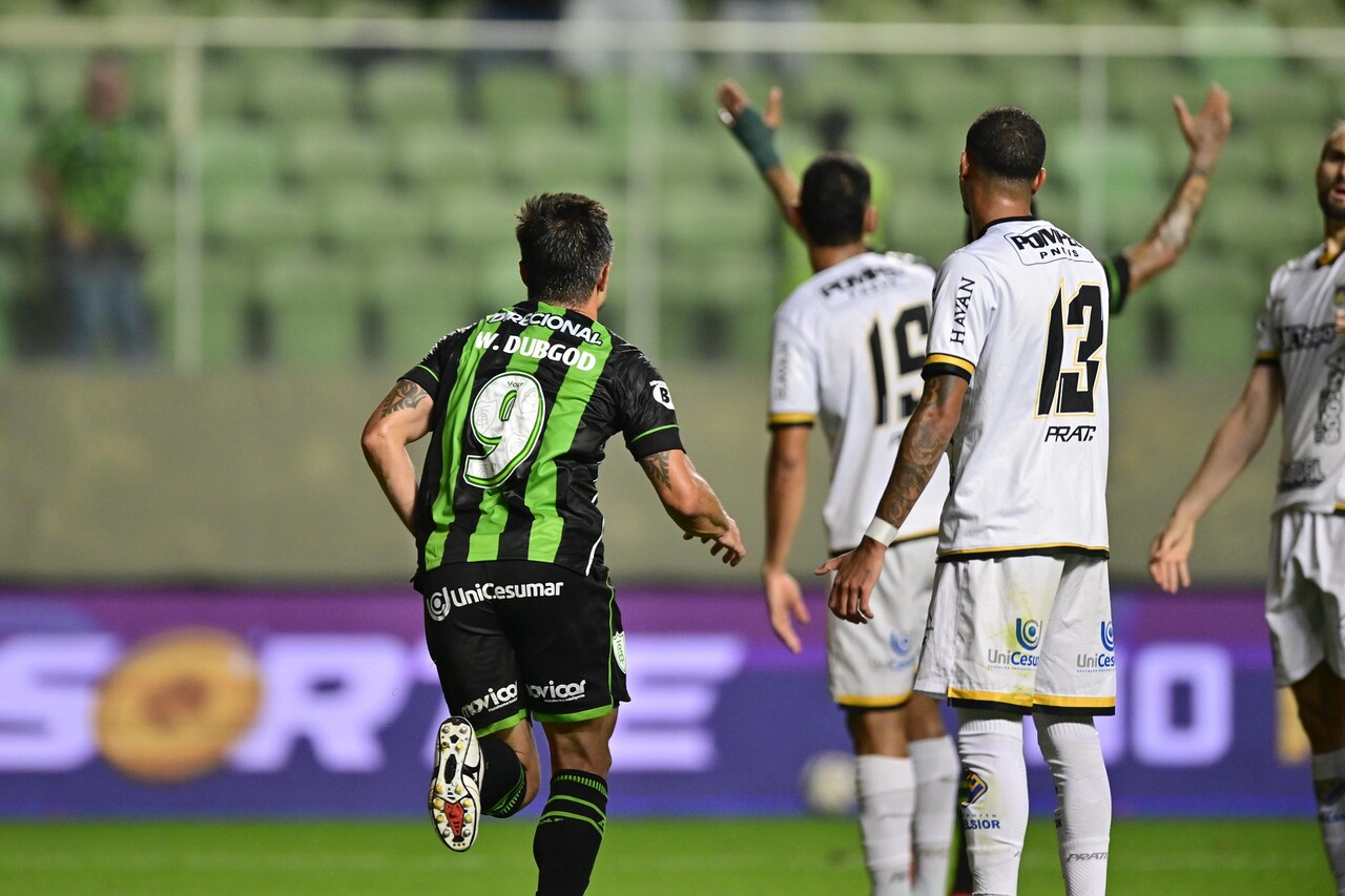 William Bigode comanda vitória do América contra o Volta Redonda