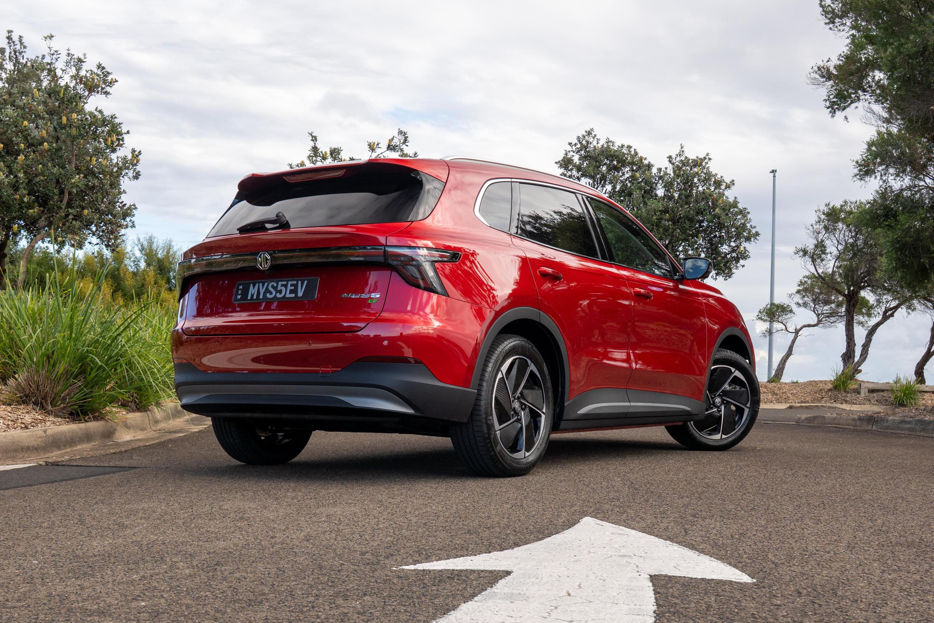 2025 MG S5 EV Essence vs Geely EX5 Inspire: Spec battle