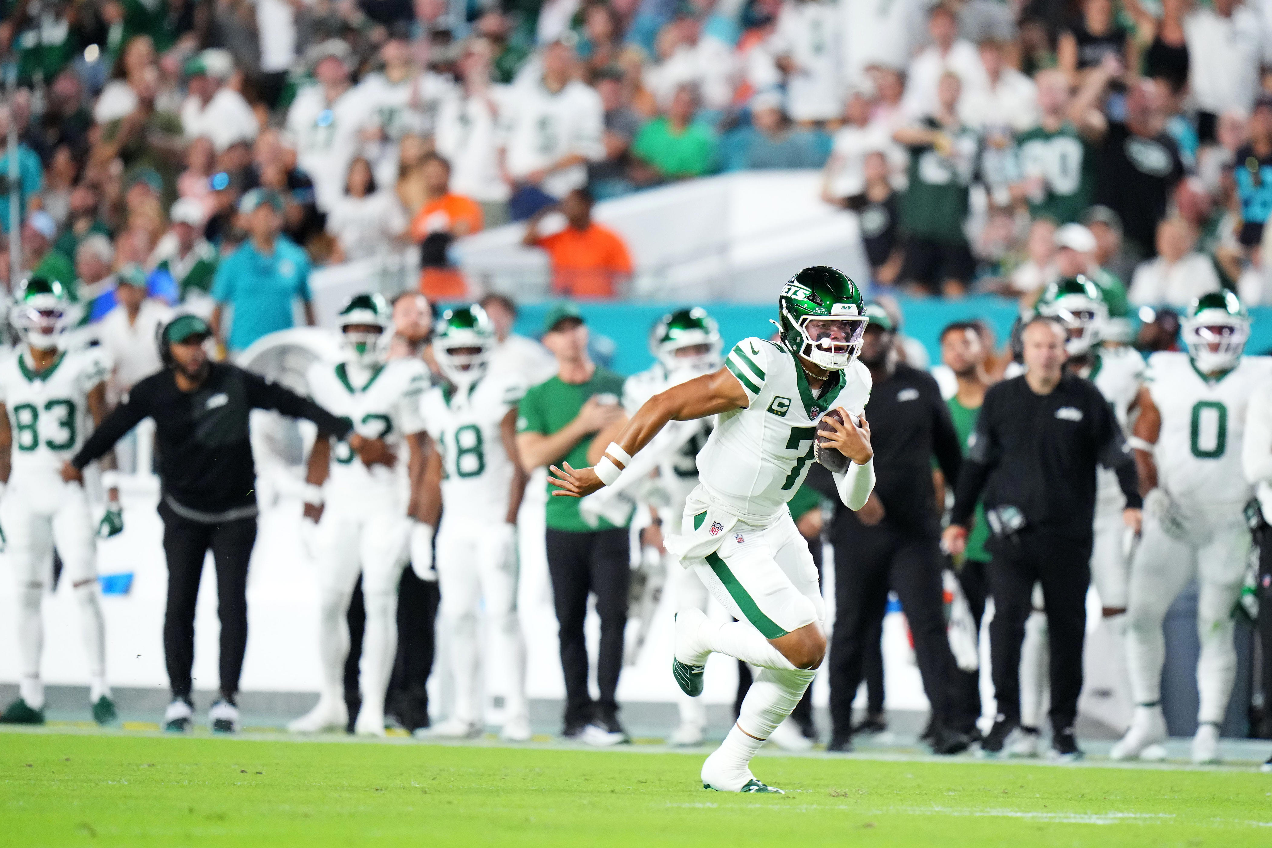 See Justin Fields score long touchdown after wild scramble in Jets ...