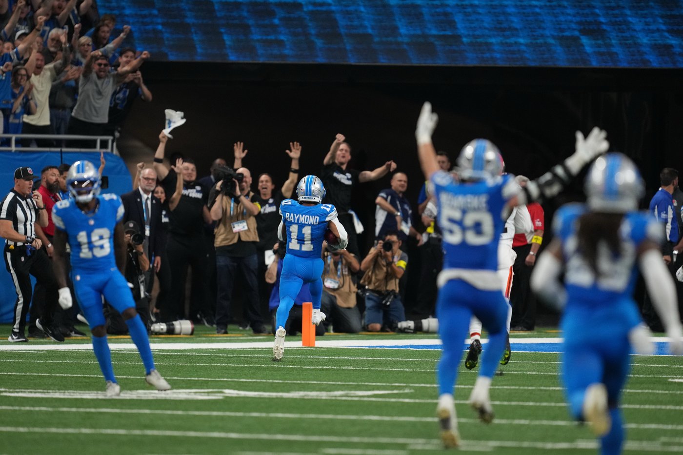Lions dominate Browns despite injuries to cornerbacks
