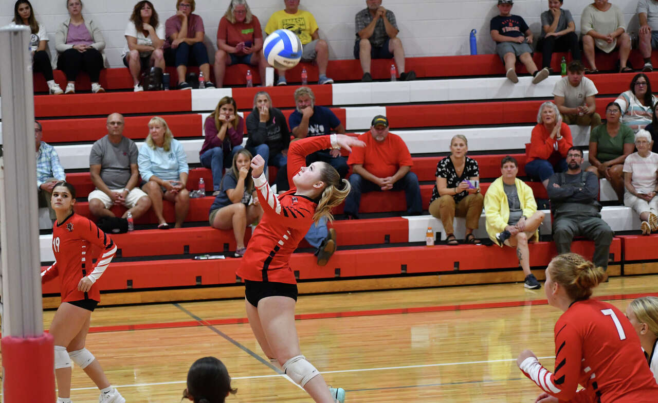 Winning streak comes to an end for Bear Lake volleyball