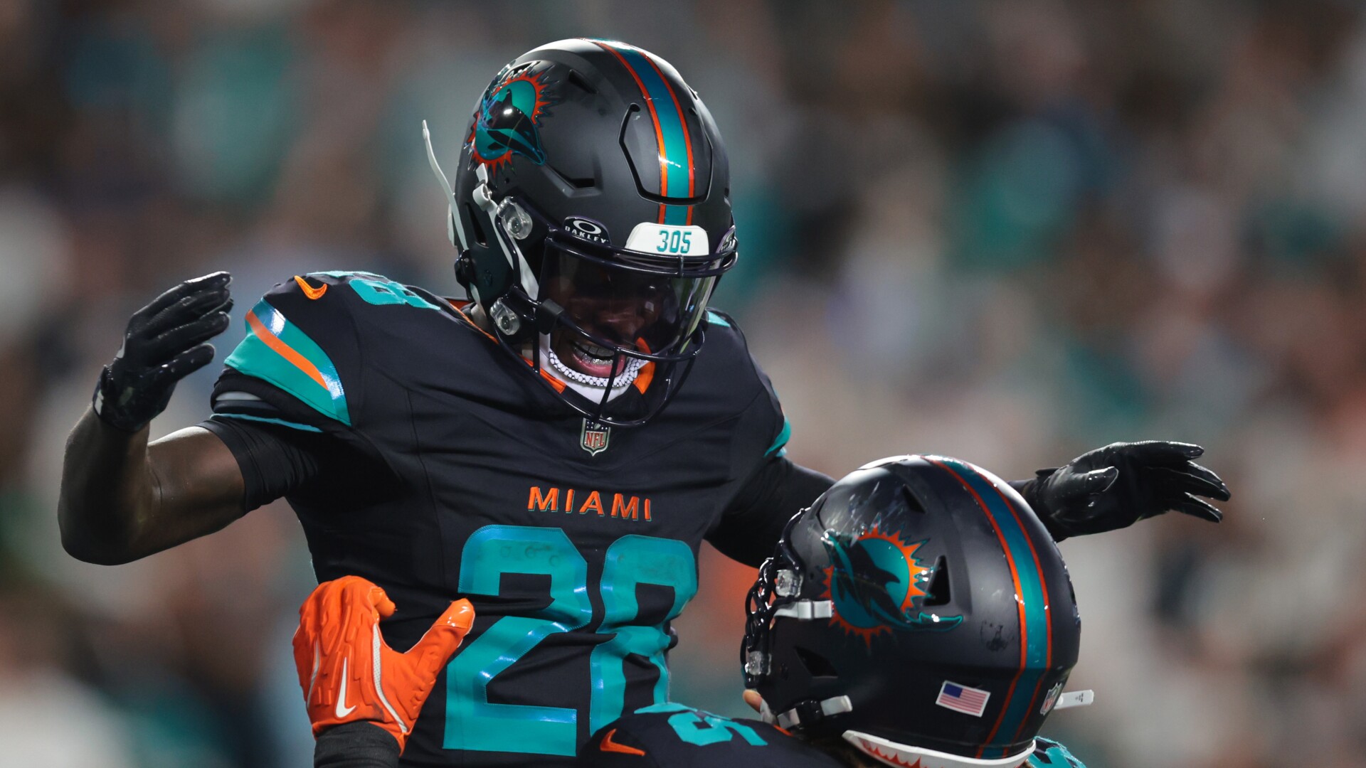 Dolphins lose Tyreek Hill, but get their first win of the season