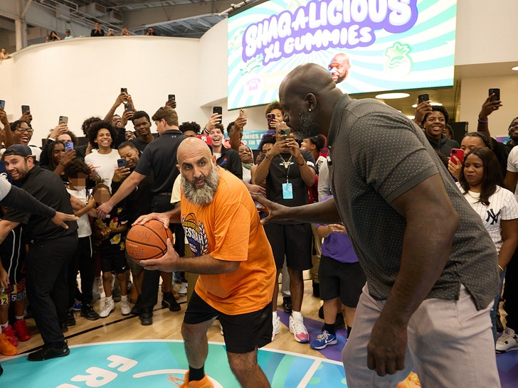 Shaquille O'Neal Scores On Streetball Hooper George The Messiah