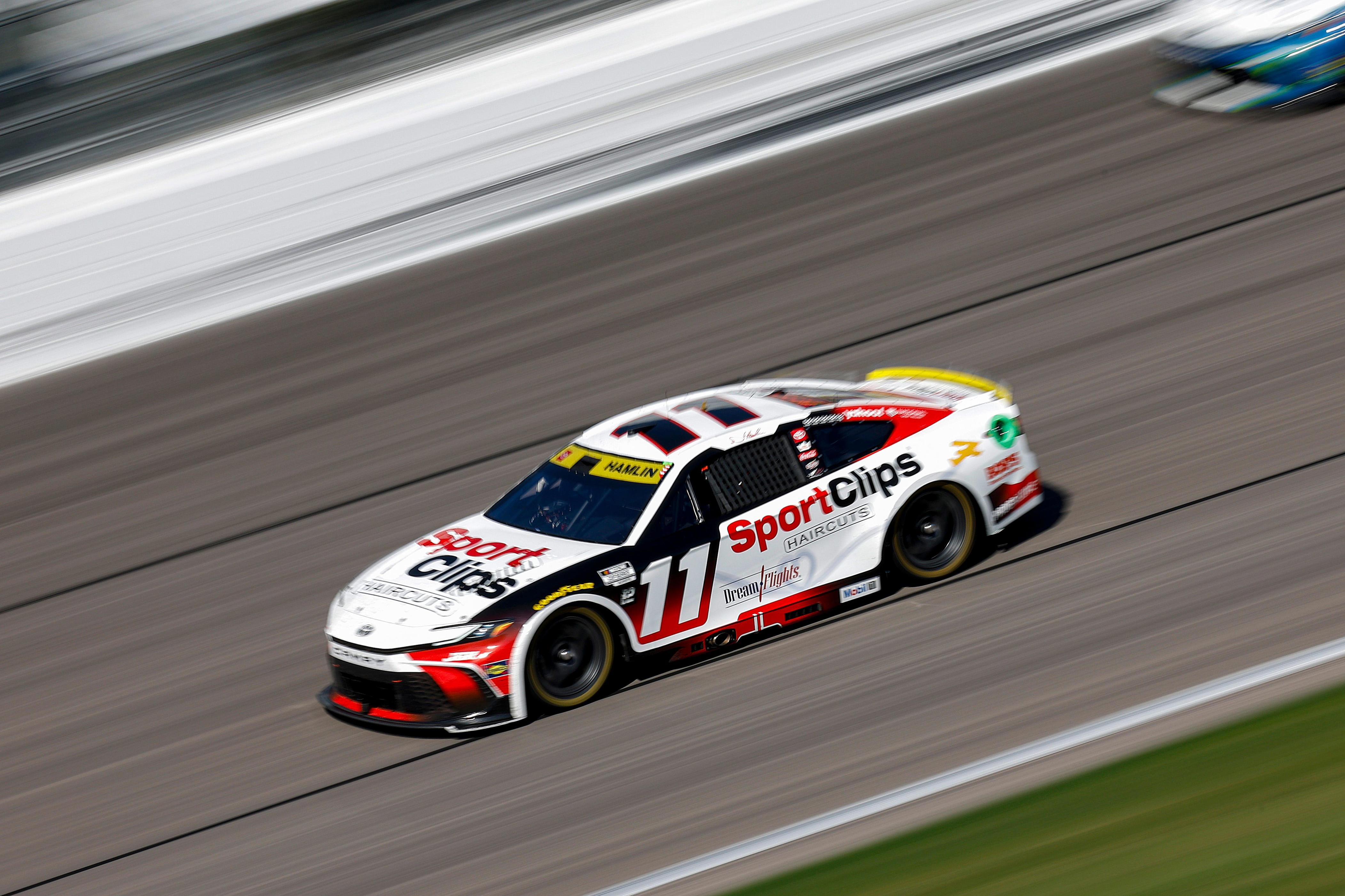 Denny Hamlin won't apologize for incident with Bubba Wallace at Kansas