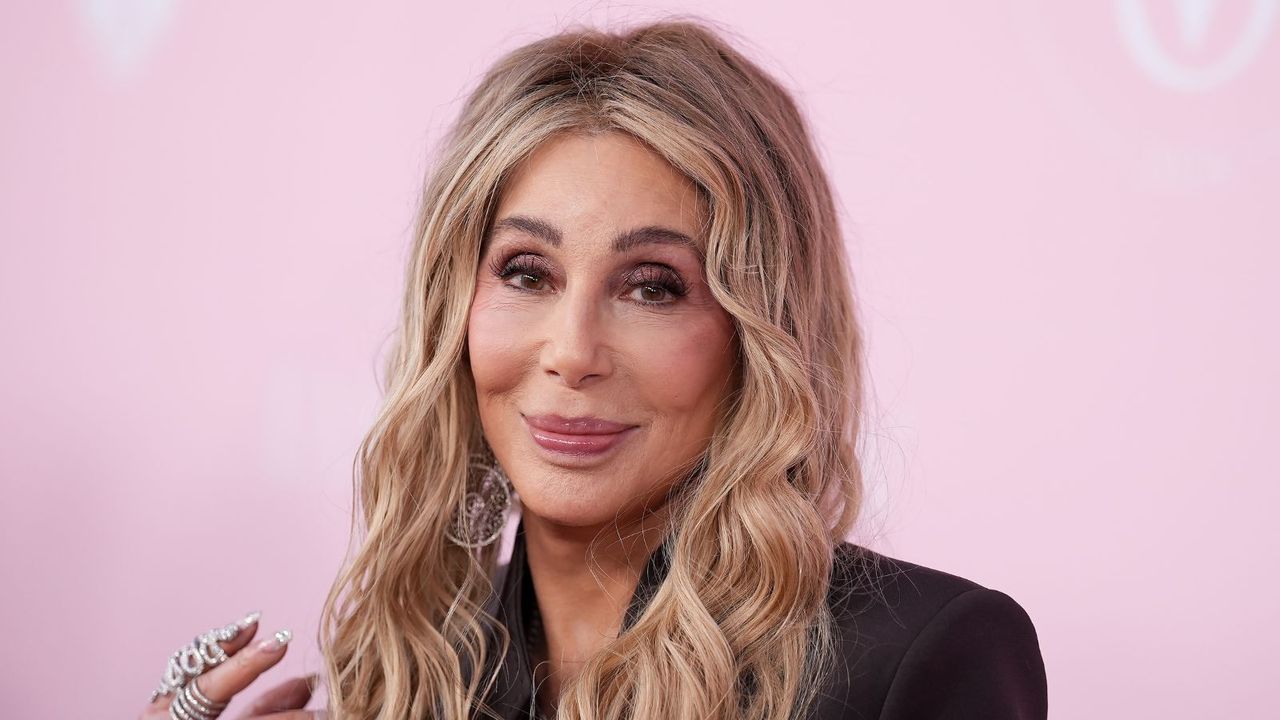 If I had an endless budget, I'd recreate Cher's antique-filled dining ...