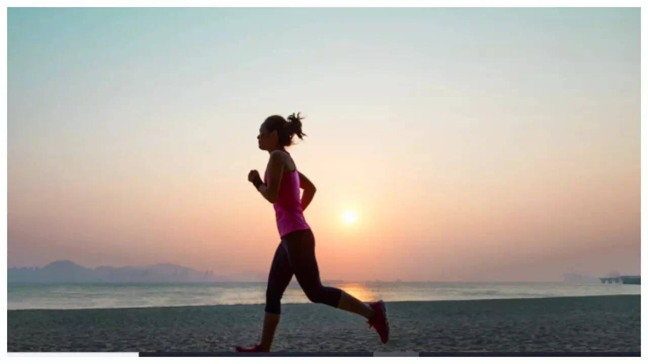 Walking for 45 minutes vs spot jogging for 20 minutes: Which has more ...