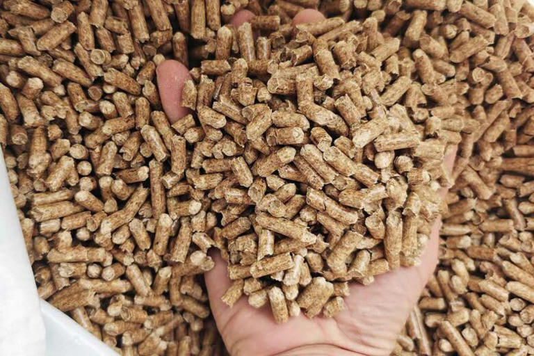 Les granulés de bois (pellets) DIN/EN Plus sont à 4,49 € dans cette ...