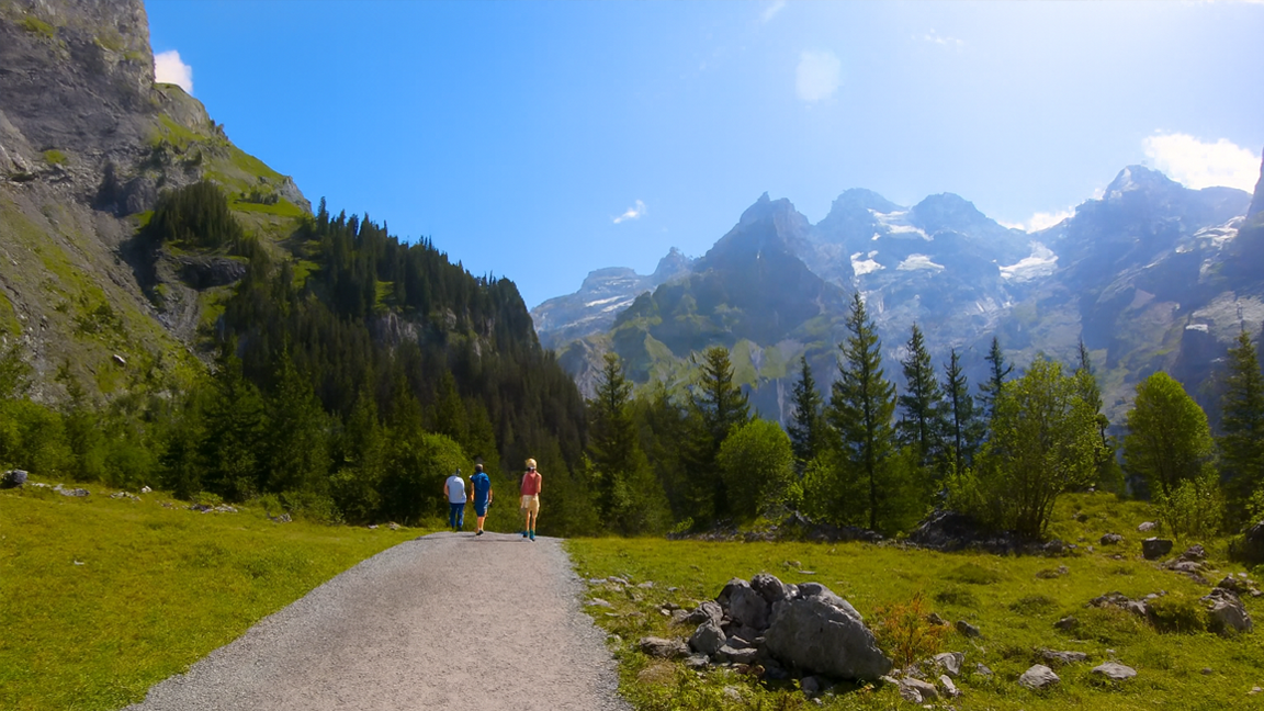 Walking Along Oeschinensee Trail in the Swiss Alps (4K)